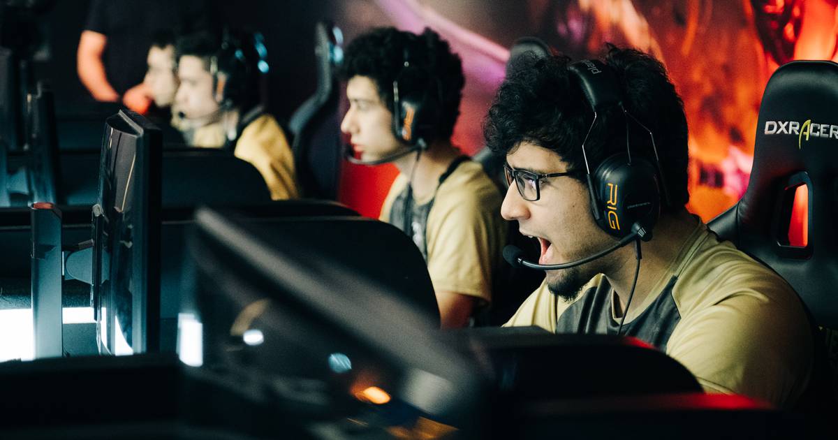 League Of Legends - Team oNe ensina League of Legends à distância em ...