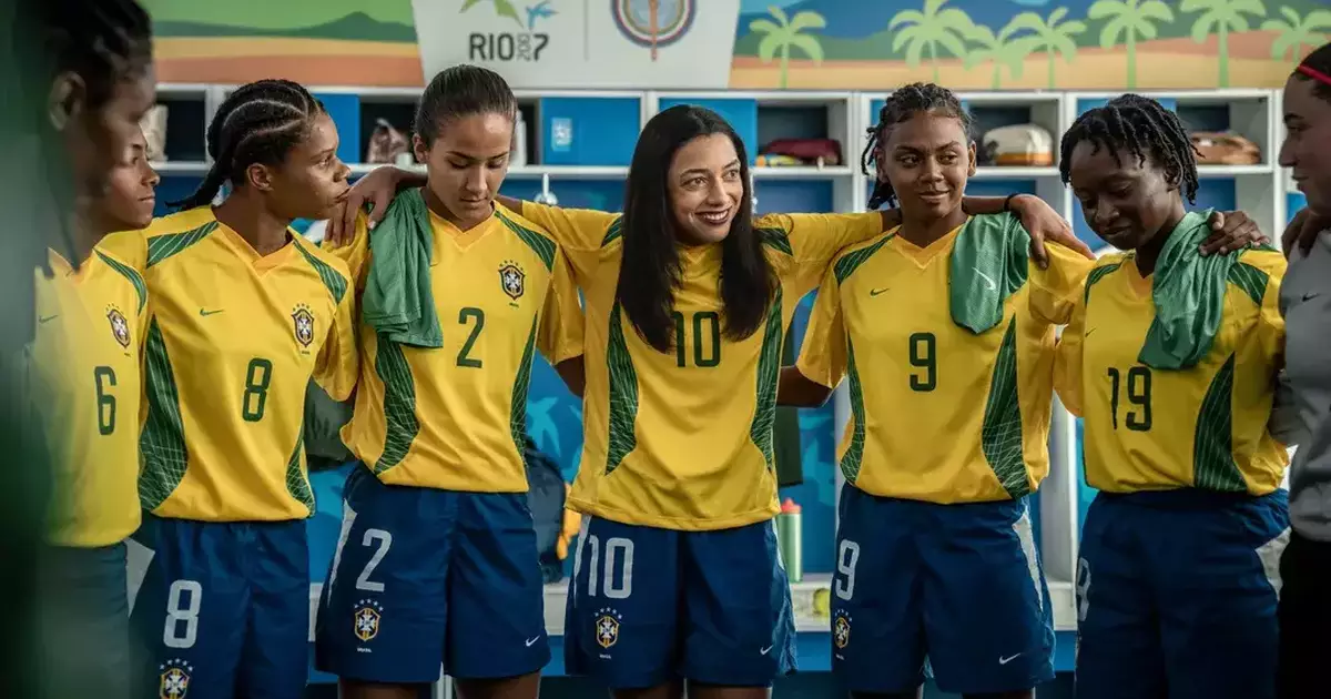 Marta ganha foto com Alice Carvalho de uniforme e data para 2027; veja