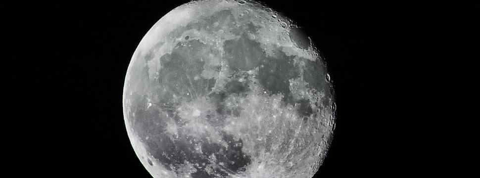 The Enemy - China planeja colocar quatro "luas artificiais" em órbita ...