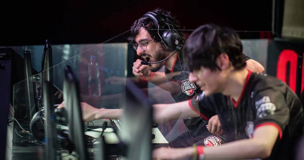 LoL: RED Canids vira sobre Infinity na estreia do Mundial 2021