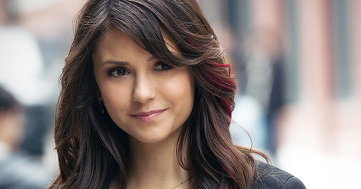 Nina Dobrev Mecha De Cabelo Ruivo Diarios De Um Vampiro Qual É A Cor