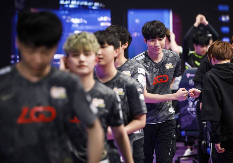 Mundial de LoL: UOL e LGD chegam aos Grupos